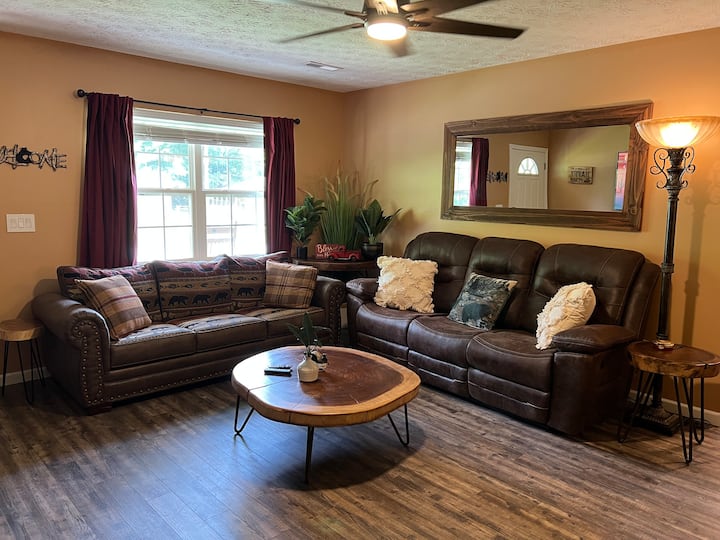Wow 3br Cabin Just 2 Miles To Dollywood + Arcades! - Sevierville