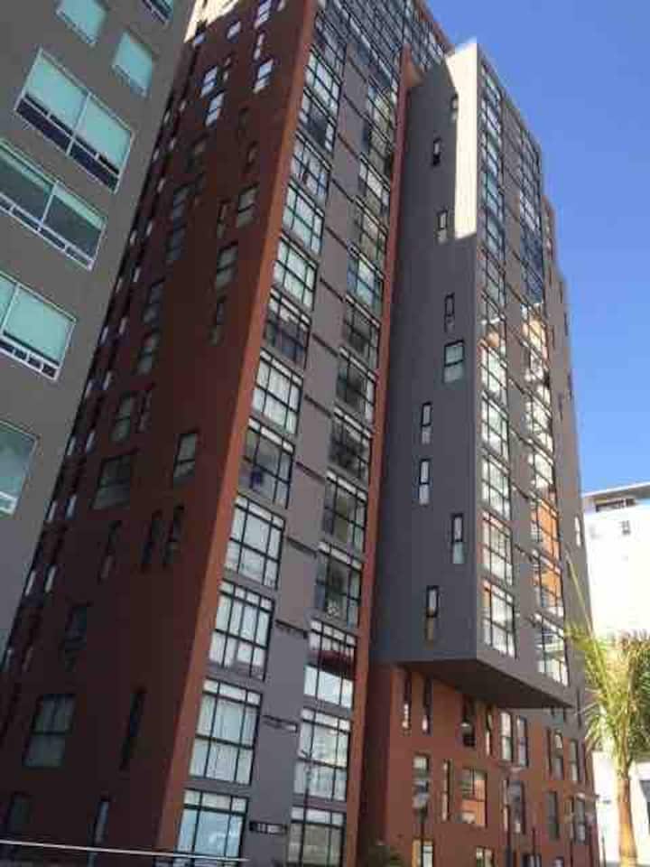 Moderno Y Equipado | Depa 2r En Americana Gdl - Guadalajara