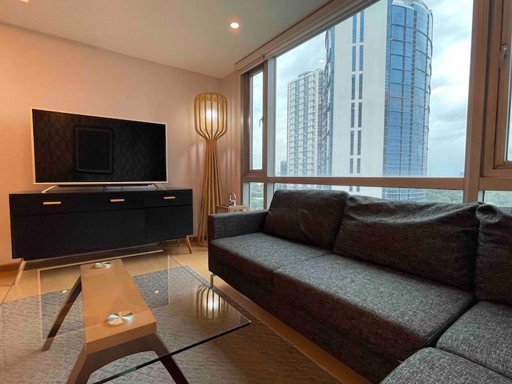 Bgc Central: Room With A View + Fast Wifi @ Avant - Taguig