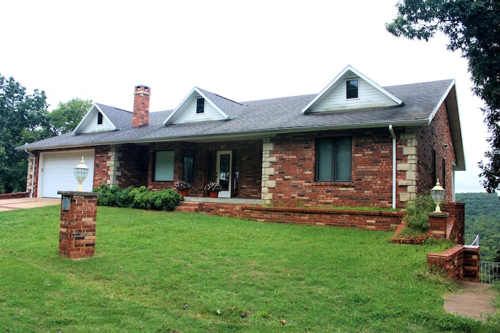 Eagles Nest Manor - Eureka Springs, AR