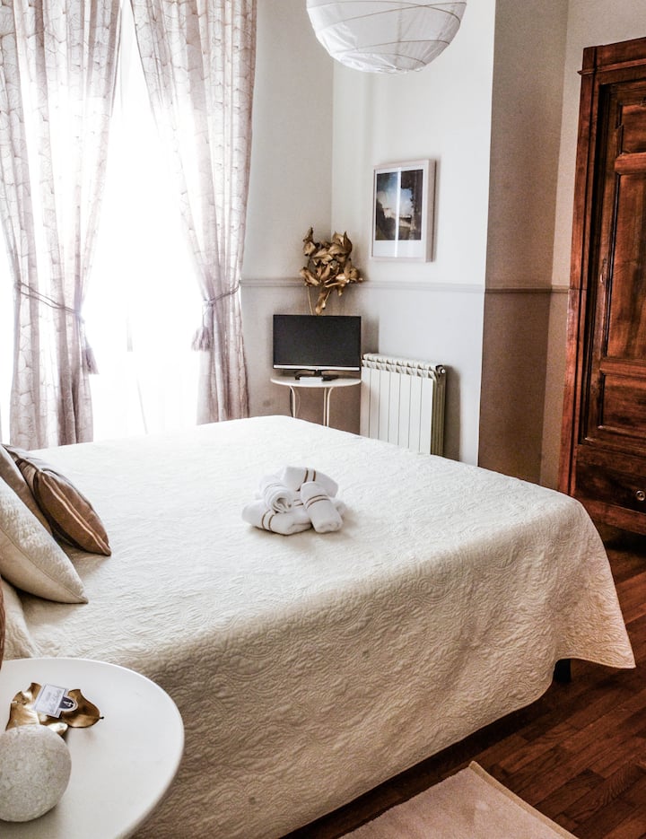 Double Room With Private Bathroom! Hot Tub! - Rome