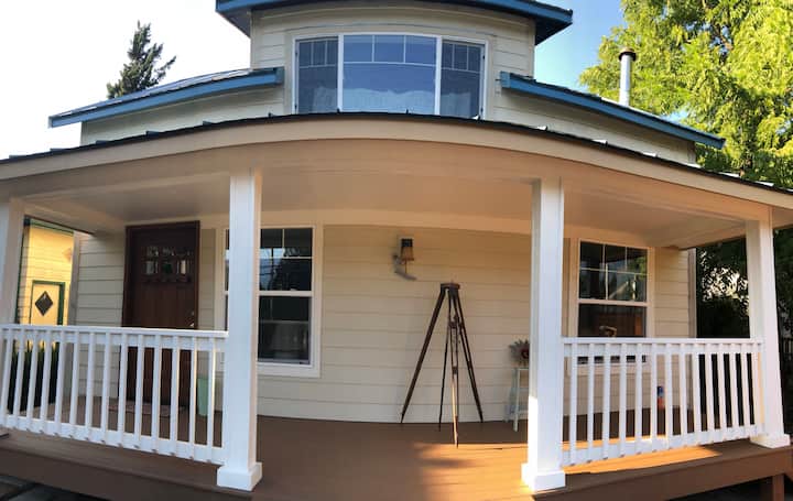 Charming Artistic Home. - Cascade Locks, OR