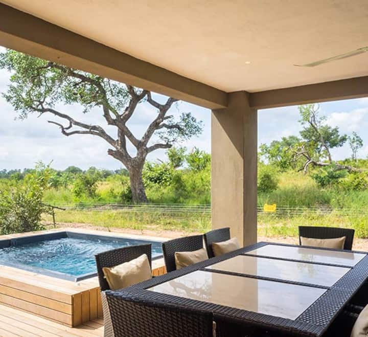 Fully Equipped 3bed Bush Chalet Adjacent To Kruger - Malelane