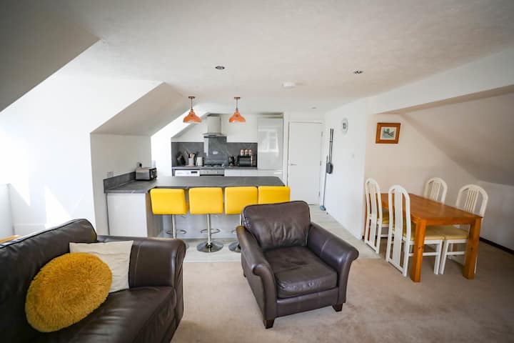 New Riverside Apartment & Central Location - Holmfirth