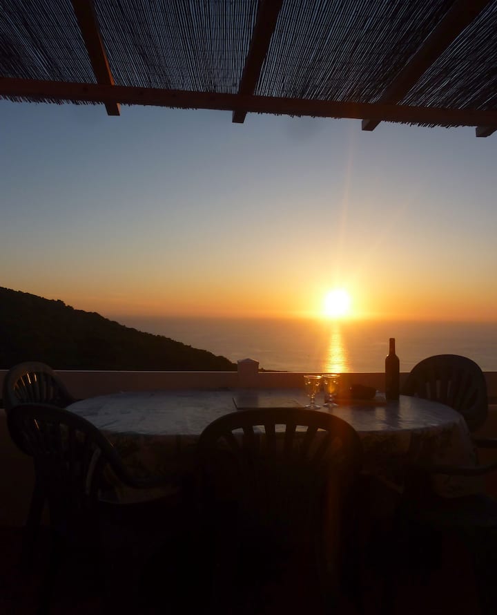 La Maison Au Soleil Couchant, Calme Et Retrait - Coti-Chiavari