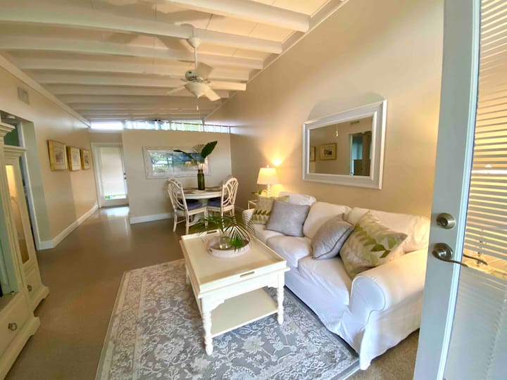 Vacation Cottage Near The Beach - Vero Beach, FL