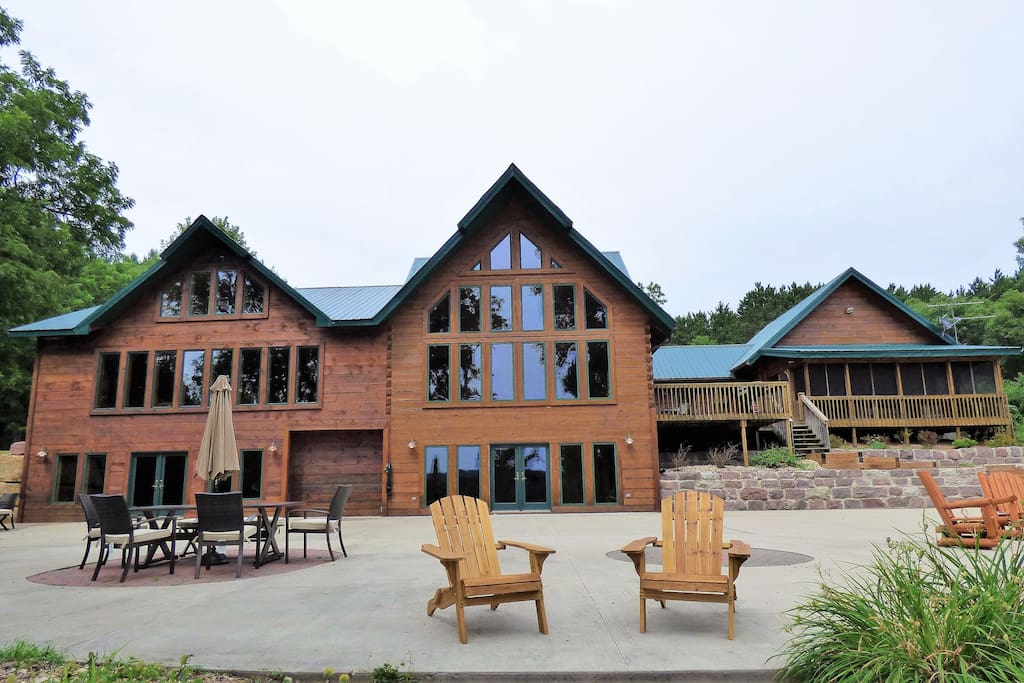 Spacious Lodge on the Wisconsin River! - Cabins for Rent in Muscoda ...