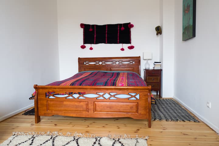 Super Spacious 1-br (90m2) In Vibrant Kreuzberg - Berlin