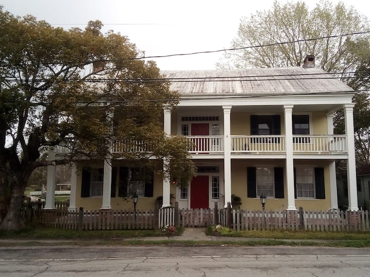 Room #3 Centerville Steamboat Inn - Houses for Rent in Franklin ...