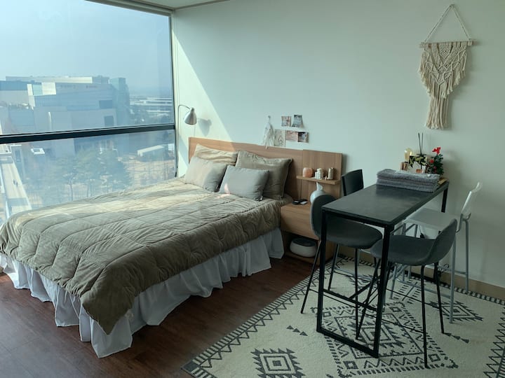 1. 김포공항역/송정역 환상적인 Skyview! - Seoul Gimpo Airport (GMP)