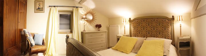 Chambre Calme Dans Une Maison De Style Campagnard - Allier