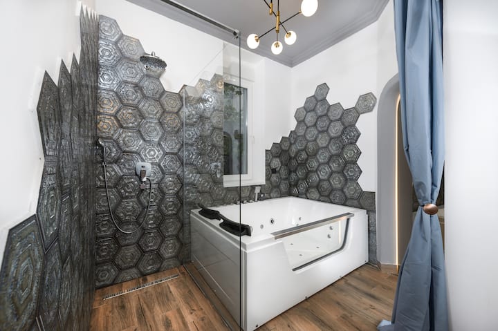 Luxury Jacuzzi • Nemanja Monument• Parking €12/day - Belgrade