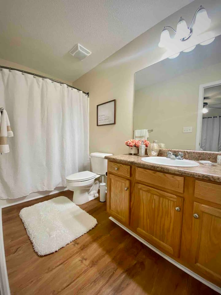 *Spacious Monthly Stay* W/ King Bed - Albany, GA