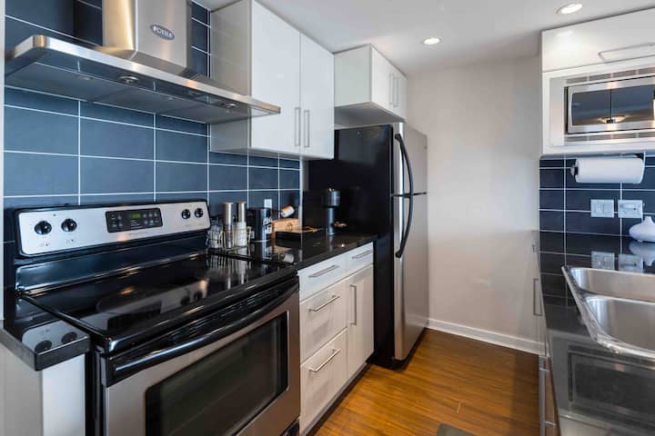 8 Best Airbnbs With Hot Tub In Vancouver, Canada - Updated 2025 | Trip101