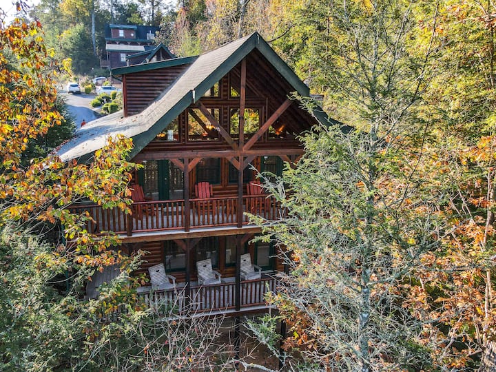 Close To Downtown, Smokies, Sports World! - Gatlinburg, TN