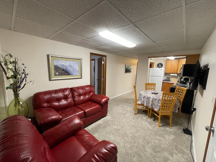 Moose 2 Bedroom Lower, Close To Downtown - Fairbanks, AK