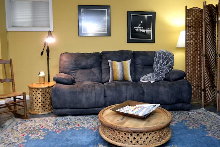 Amazing Historic Apartment Chevy Chase Dc! - Bethesda, MD