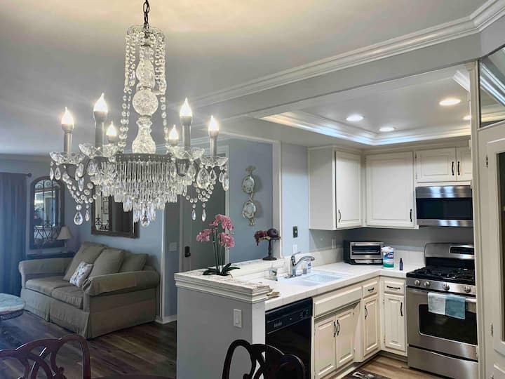 Romantic Gated Community Cottage In Laguna Niguel - Laguna Niguel, CA