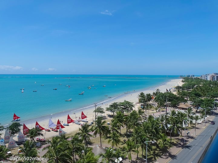 Apto Frente-mar Vista P/ Praia De Pajuçara- Maceió - 마세이오