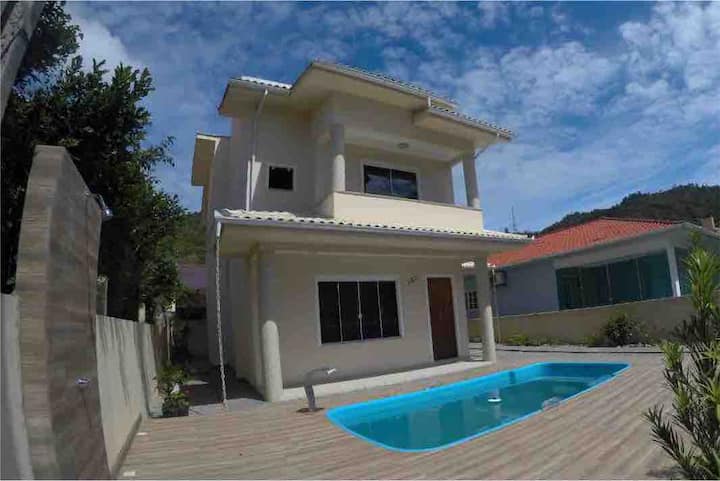 Casa Praia De Palmas 4 Quartos/ar 3 Bw Com Piscina - Governador Celso Ramos