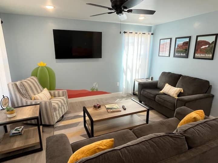 *Perfect Fall Getaway* Sun Catcher Cottage - Hurricane, UT