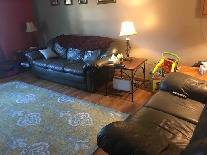 Airport 10 Mins. Safe &Clean 4 Beds. Extended Stay - Indianapolis, IN