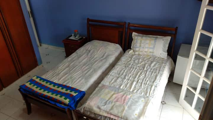 Quarto Suíte Confortável Com ÓTima Localização - Atibaia