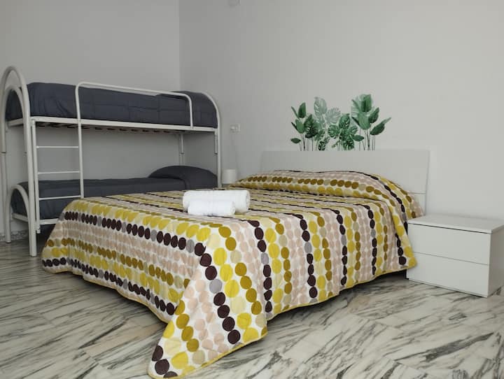 Stanze Private Con Bagno In Camera E Cucina - Comiso