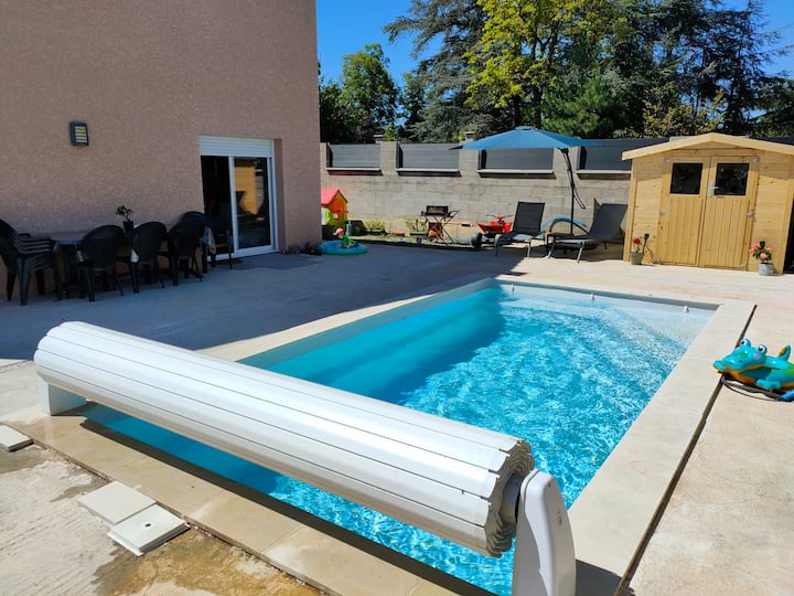 Villa/ Piscine/jacuzzi/parking/ 30 Min De Lyon - Rive-de-Gier