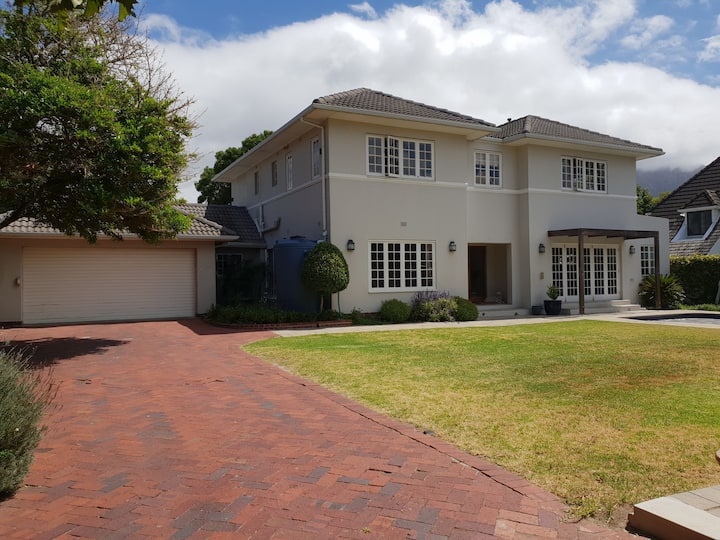 Home In Rondebosch, Cape Town - Cape Town