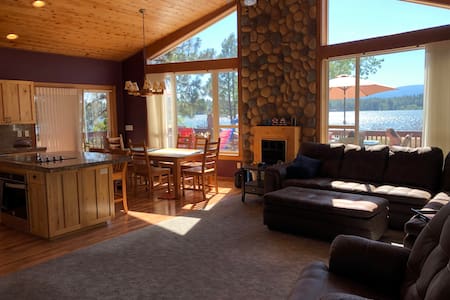 Pine Hollow Vacation Rentals & Homes - Oregon, United States | Airbnb