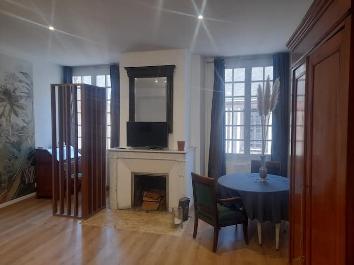 Chaleureux Appartement D'inspiration Coloniale - L'Aigle