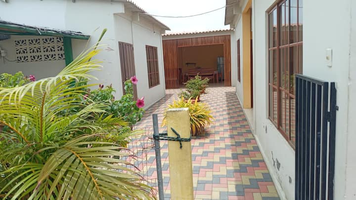 Casa En V. Playas Con Piscina Ac Wifi Para 12 Pers - Playas