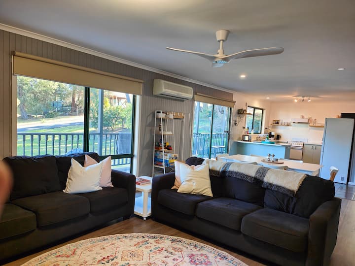Cheerful 3 Bedroom Home Close To Beach And Lake - Loch Sport