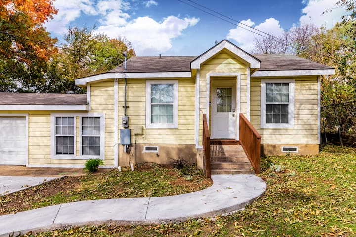 Discounted Cottage Close To Park, And Dallas - Dallas, TX