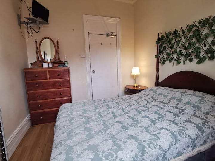 Fully Furnished, Comfy Room In Heritage Building - Crows Nest, Australia
