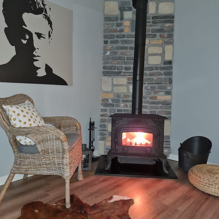 Cozy, Stylish Design, With Fireplace. - Ankara