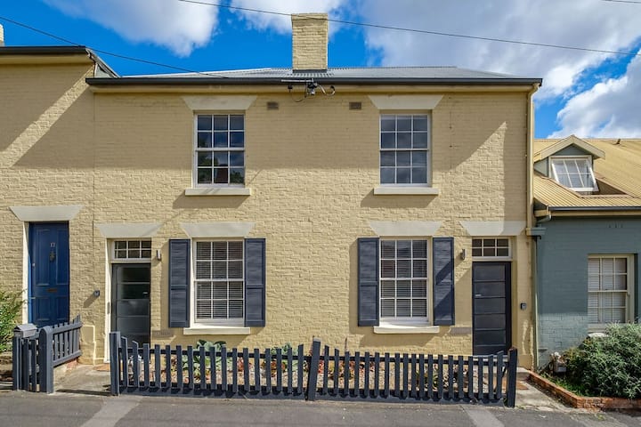'Fifteen' - Heritage Terrace In Battery Point - Hobart