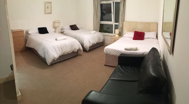 Canary Wharf: Beautiful & Very Spacious 4 Bedroom - London