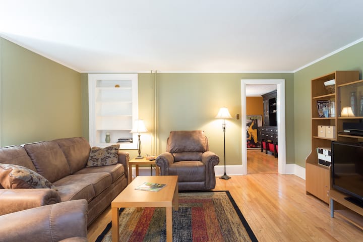Welcoming Home In Conshohocken - Bryn Mawr, PA