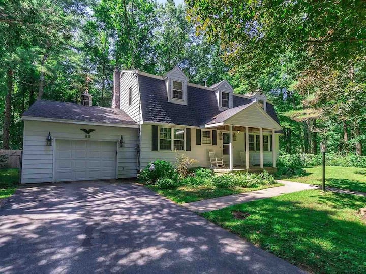 Private 4 Bedroom Home- Steps From Spac & Spa Park - Saratoga Springs, NY