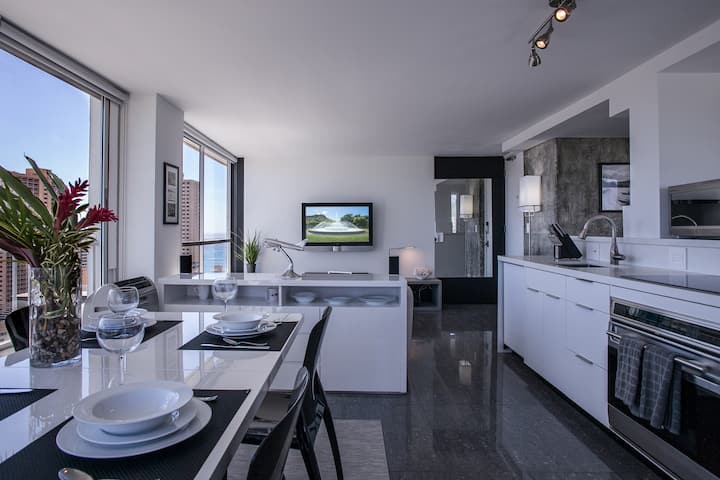 Open Plan One Bedroom 29 Floor Penthouse. - Honolulu