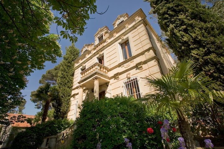 Castel Du Xix à Aix Pce Piscine, Classé 4 éToiles - Aix-en-Provence