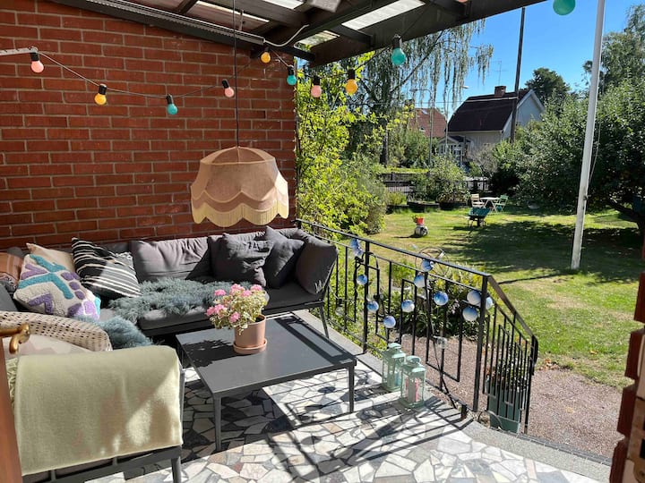 *Charmy House With Large Garden & Close To Subway* - Stockholm