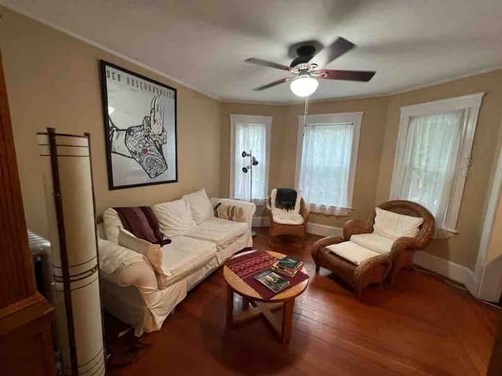 Cozy Garden Room - Boston, MA