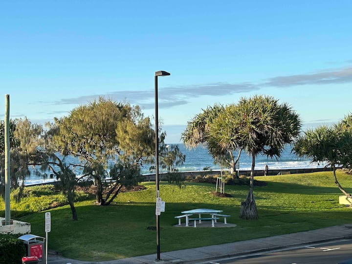 Caloundra Beachfront Ocean View Retreat - Golden Beach