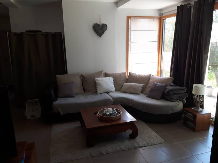 Chambre Privée Avec Accès Jardin - Gex