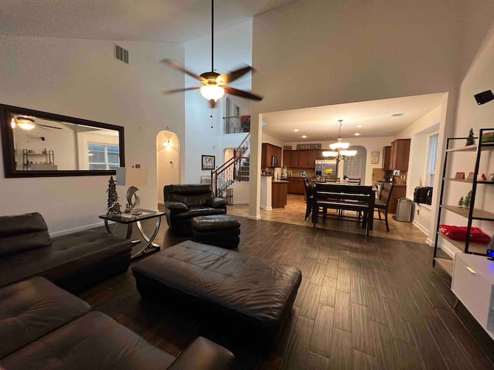 Spacious 5br/12 Bed By Seaworld - San Antonio, TX