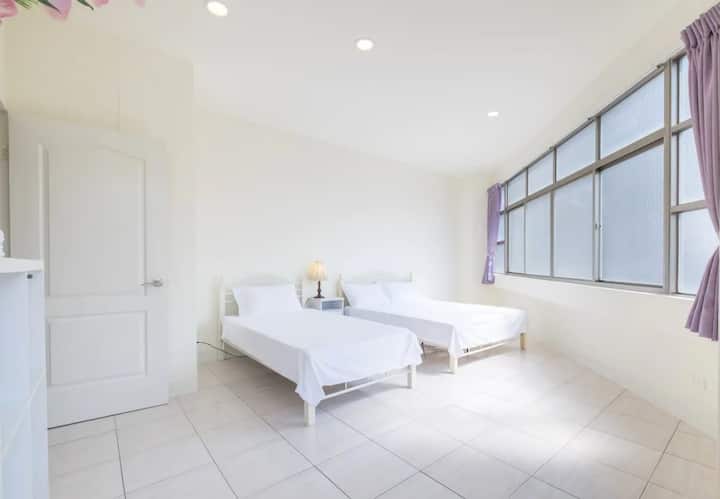 日光宅 兩大房 月租  鹽埕駁二愛河 Bright Clean Cozy Apt - 左營區