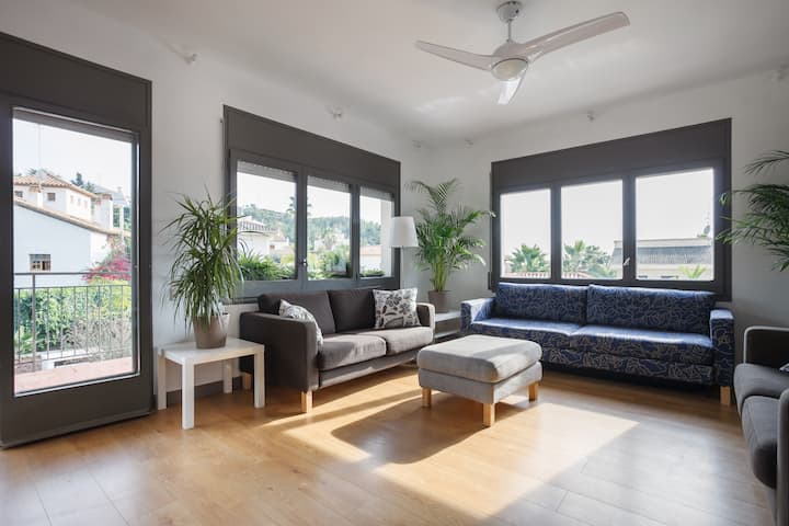 Triple Room In  Sea View Villa With Pool - Sitges